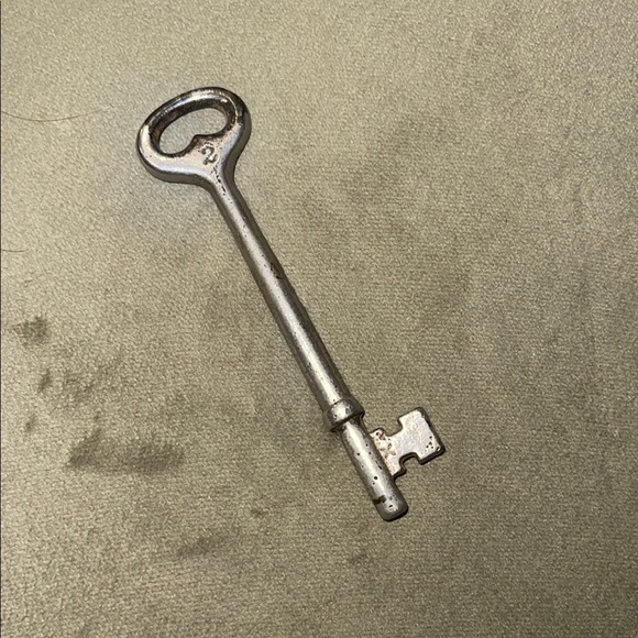 skeleton key | Other | Vintage Silver Skeleton Key | Poshmark